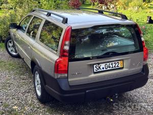 Grey Volvo XC70 2001 in Riga, with an engine capacity of 2.40 L and mileage of 327 thousand km for 3600 €, photo 9 on AUTOMOTO.COM.LV