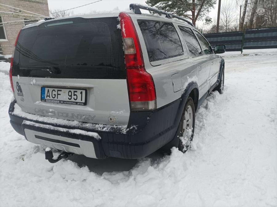 Pelēks Volvo XC70 2002 Viļņa, ar dzinēja tilpumu 2.40 L un nobraukumu 256 tūkst. km par 2600 €, foto 5 vietnē AUTOMOTO.COM.LV