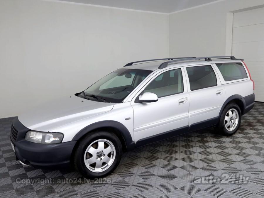 Grey Volvo XC70 2002 in Tallinn, with an engine capacity of 2.40 L and mileage of 352 thousand km for 2199 €, photo 2 on AUTOMOTO.COM.LV