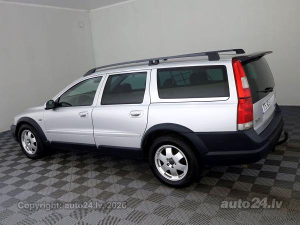 Pelēks Volvo XC70 2002 Tallina, ar dzinēja tilpumu 2.40 L un nobraukumu 352 tūkst. km par 2199 €, foto 4 vietnē AUTOMOTO.COM.LV