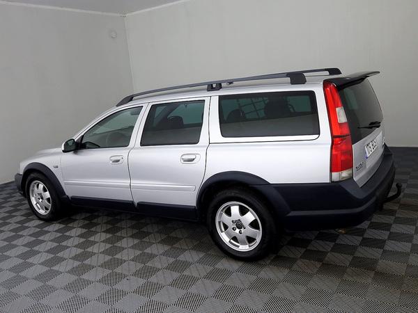 Grey Volvo XC70 2002 in Tallinn, with an engine capacity of 2.40 L and mileage of 352 thousand km for 1799 €, photo 4 on AUTOMOTO.COM.LV
