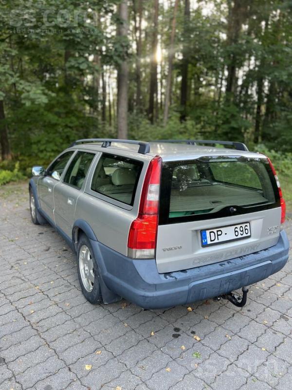 Pelēks Volvo XC70 2002 Rīga, ar dzinēja tilpumu 2.40 L un nobraukumu 424 tūkst. km par 3000 €, foto 3 vietnē AUTOMOTO.COM.LV