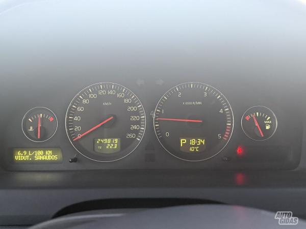Серый Вольво ХС70 2002 в Мажейкяй, объемом двигателя 2.40 л и пробегом 250 тыс. км за 1499 €, фото 11 на AUTOMOTO.COM.LV