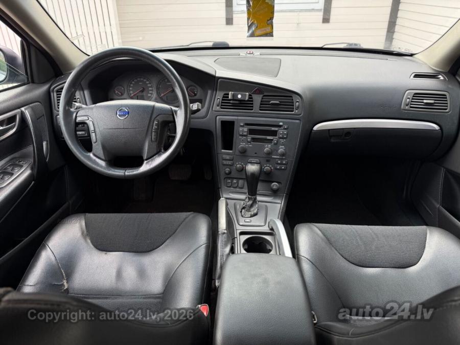 Pelēks Volvo XC70 2003 Paide, ar dzinēja tilpumu 2.40 L un nobraukumu 349 tūkst. km par 3999 €, foto 8 vietnē AUTOMOTO.COM.LV