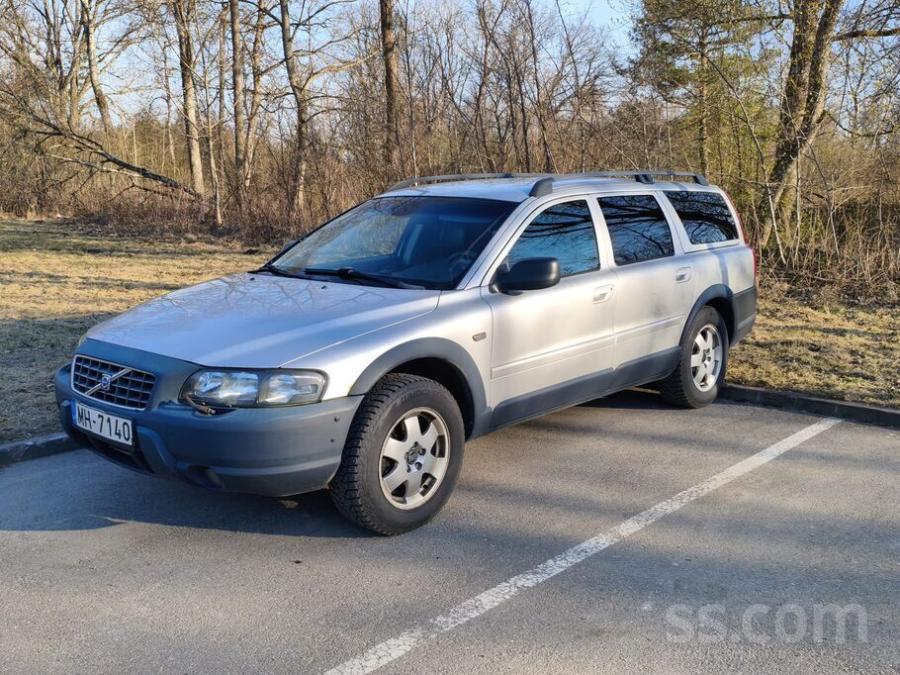 Pelēks Volvo XC70 2003 Rīga, ar dzinēja tilpumu 2.40 L un nobraukumu 443 tūkst. km par 2850 €, foto 3 vietnē AUTOMOTO.COM.LV
