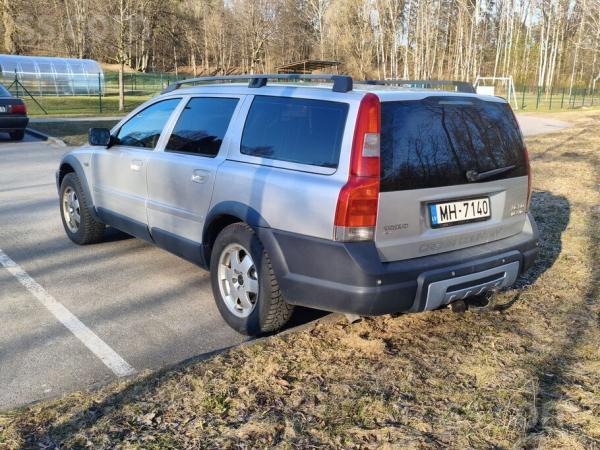 Pelēks Volvo XC70 2003 Rīga, ar dzinēja tilpumu 2.40 L un nobraukumu 443 tūkst. km par 2850 €, foto 3 vietnē AUTOMOTO.COM.LV