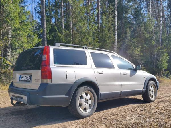 Pelēks Volvo XC70 2003 Rīga, ar dzinēja tilpumu 2.40 L un nobraukumu 443 tūkst. km par 2850 €, foto 4 vietnē AUTOMOTO.COM.LV