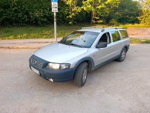 Grey Volvo XC70 2003 in Vilnius, with an engine capacity of 2.40 L and mileage of 405 thousand km for 1250 €, photo  on AUTOMOTO.COM.LV