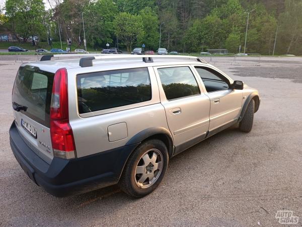 Grey Volvo XC70 2003 in Vilnius, with an engine capacity of 2.40 L and mileage of 405 thousand km for 1250 €, photo 3 on AUTOMOTO.COM.LV