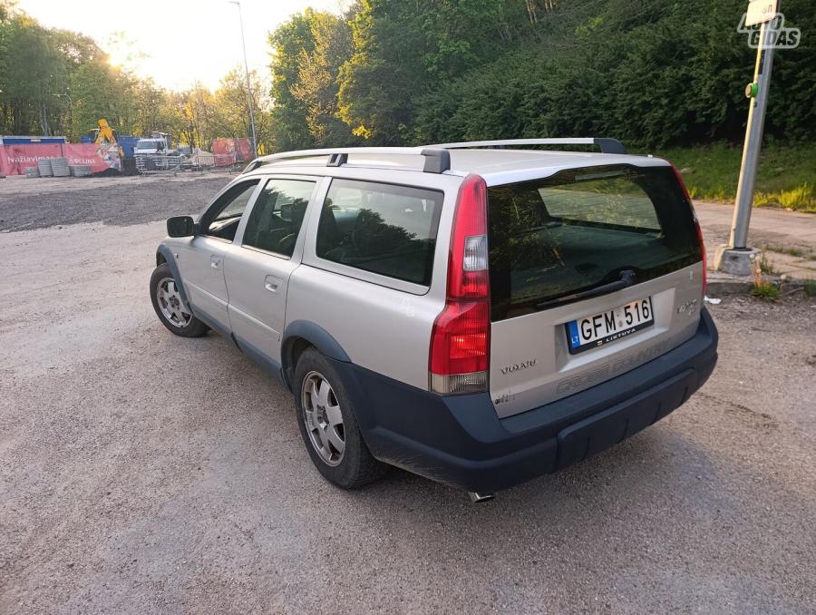Grey Volvo XC70 2003 in Vilnius, with an engine capacity of 2.40 L and mileage of 405 thousand km for 1250 €, photo 5 on AUTOMOTO.COM.LV