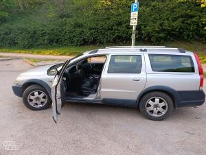 Grey Volvo XC70 2003 in Vilnius, with an engine capacity of 2.40 L and mileage of 405 thousand km for 1250 €, photo 6 on AUTOMOTO.COM.LV