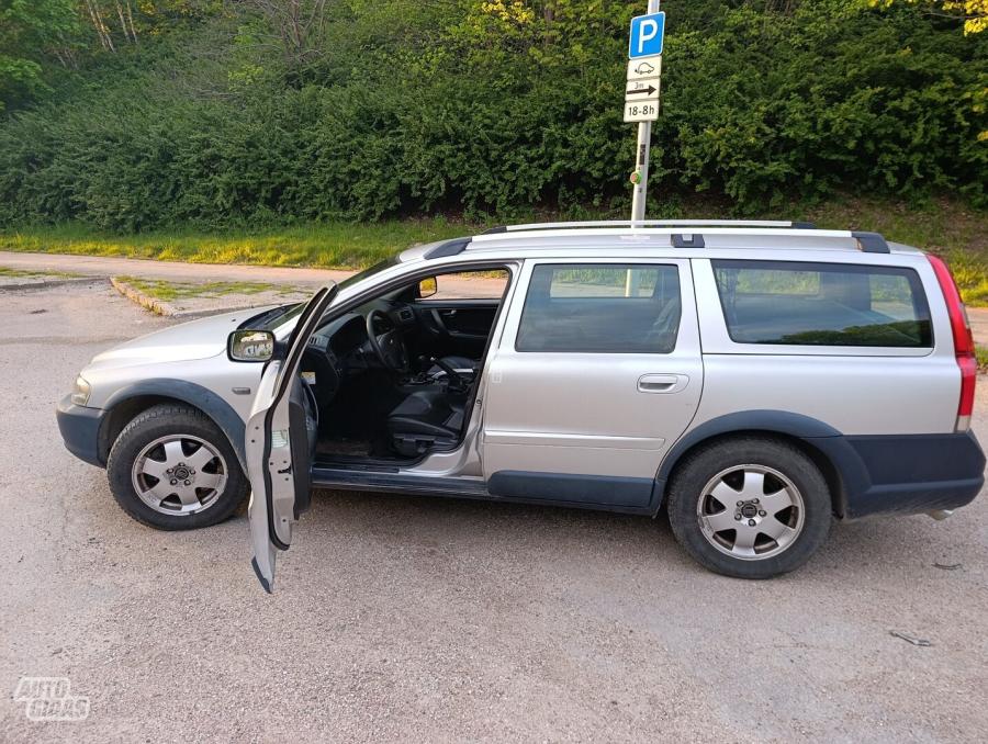 Grey Volvo XC70 2003 in Vilnius, with an engine capacity of 2.40 L and mileage of 405 thousand km for 1250 €, photo 6 on AUTOMOTO.COM.LV