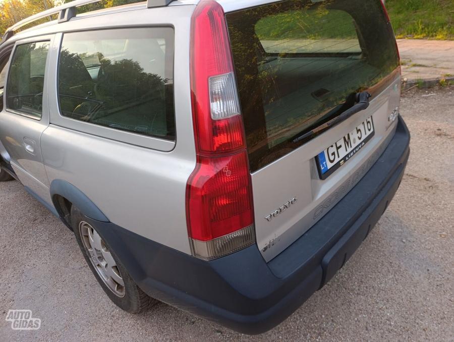 Grey Volvo XC70 2003 in Vilnius, with an engine capacity of 2.40 L and mileage of 405 thousand km for 1250 €, photo 10 on AUTOMOTO.COM.LV