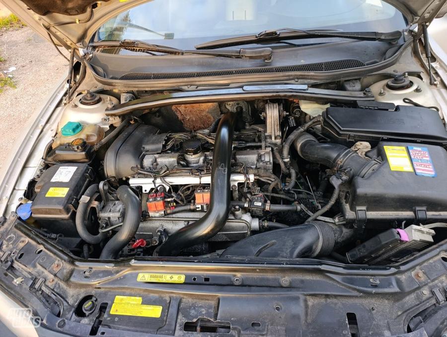 Grey Volvo XC70 2003 in Vilnius, with an engine capacity of 2.40 L and mileage of 405 thousand km for 1250 €, photo 12 on AUTOMOTO.COM.LV