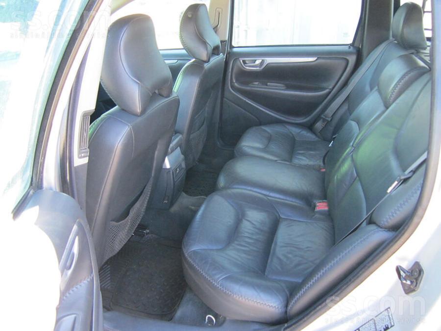 Grey Volvo XC70 2003 in Riga, with an engine capacity of 2.40 L and mileage of 0 thousand km for 1250 €, photo 5 on AUTOMOTO.COM.LV
