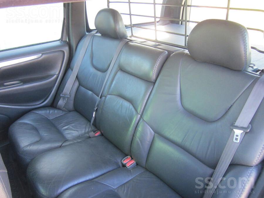 Pelēks Volvo XC70 2003 Rīga, ar dzinēja tilpumu 2.40 L un nobraukumu 0 tūkst. km par 1300 €, foto 8 vietnē AUTOMOTO.COM.LV