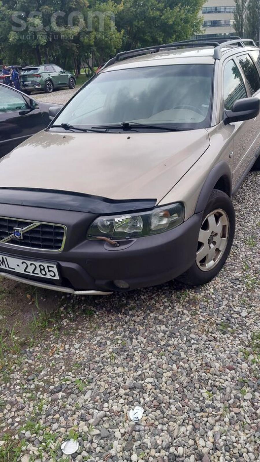 Grey Volvo XC70 2003 in Riga, with an engine capacity of 2.40 L and mileage of 350 thousand km for 2650 €, photo 5 on AUTOMOTO.COM.LV
