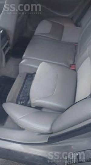 Grey Volvo XC70 2003 in Riga, with an engine capacity of 2.40 L and mileage of 350 thousand km for 2650 €, photo 9 on AUTOMOTO.COM.LV