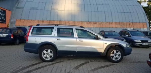 Pelēks Volvo XC70 2003 Valmiera, ar dzinēja tilpumu 2.40 L un nobraukumu 319 tūkst. km par 3000 €, foto 2 vietnē AUTOMOTO.COM.LV