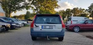 Grey Volvo XC70 2003 in Valmiera, with an engine capacity of 2.40 L and mileage of 319 thousand km for 3000 €, photo 5 on AUTOMOTO.COM.LV