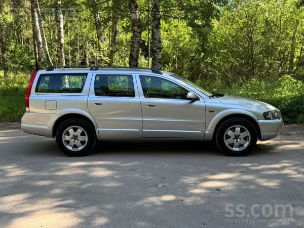 Grey Volvo XC70 2003 in Riga, with an engine capacity of 2.50 L and mileage of 0 thousand km for 3299 €, photo 6 on AUTOMOTO.COM.LV