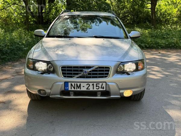 Grey Volvo XC70 2003 in Riga, with an engine capacity of 2.50 L and mileage of 0 thousand km for 3299 €, photo 8 on AUTOMOTO.COM.LV
