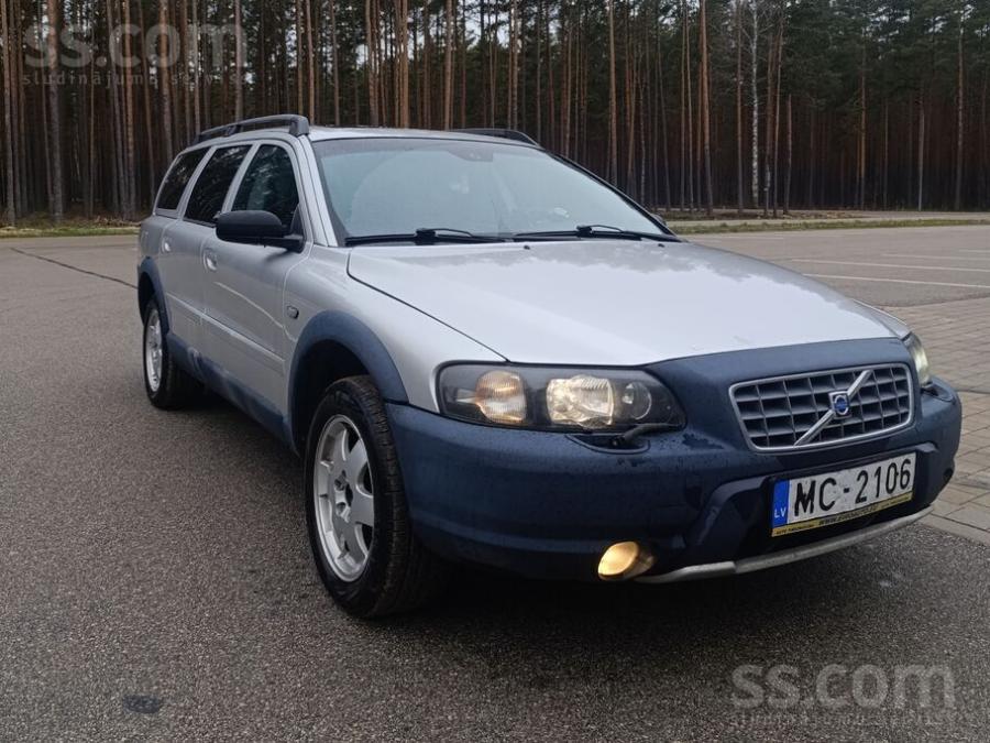 Grey Volvo XC70 2003 in Riga, with an engine capacity of 2.40 L and mileage of 515 thousand km for 1750 €, photo 3 on AUTOMOTO.COM.LV