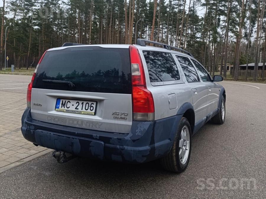 Grey Volvo XC70 2003 in Riga, with an engine capacity of 2.40 L and mileage of 515 thousand km for 1750 €, photo 4 on AUTOMOTO.COM.LV