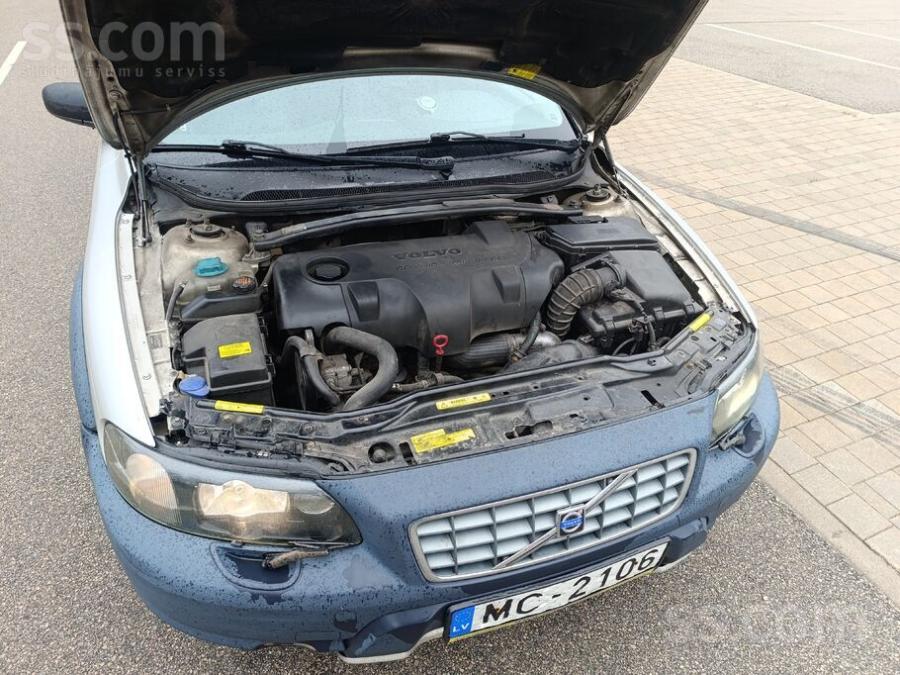 Grey Volvo XC70 2003 in Riga, with an engine capacity of 2.40 L and mileage of 515 thousand km for 1750 €, photo 7 on AUTOMOTO.COM.LV