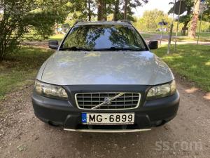 Pelēks Volvo XC70 2003 Jelgava, ar dzinēja tilpumu 2.40 L un nobraukumu 317 tūkst. km par 2450 €, foto 3 vietnē AUTOMOTO.COM.LV