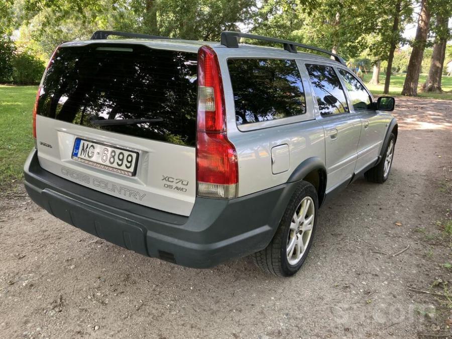 Pelēks Volvo XC70 2003 Jelgava, ar dzinēja tilpumu 2.40 L un nobraukumu 317 tūkst. km par 2450 €, foto 9 vietnē AUTOMOTO.COM.LV