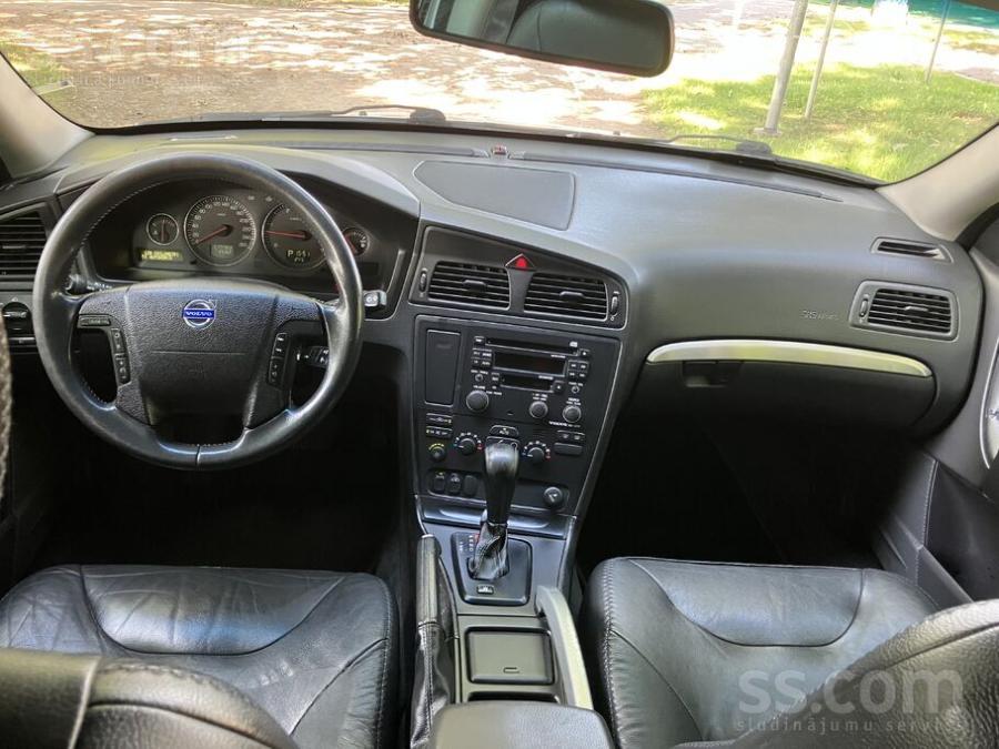 Pelēks Volvo XC70 2003 Jelgava, ar dzinēja tilpumu 2.40 L un nobraukumu 317 tūkst. km par 2450 €, foto 12 vietnē AUTOMOTO.COM.LV