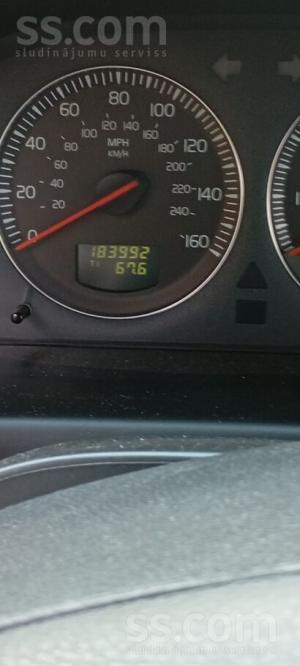 Grey Volvo XC70 2003 in Riga, with an engine capacity of 2.40 L and mileage of 293 thousand km for 1400 €, photo 7 on AUTOMOTO.COM.LV