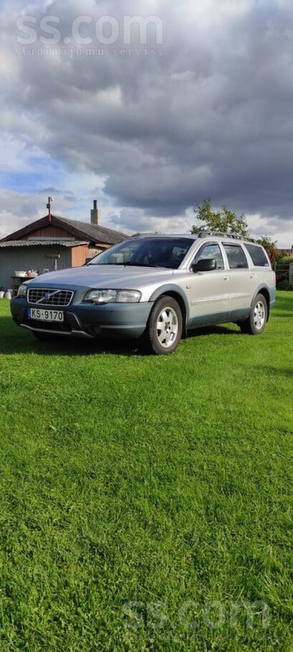 Pelēks Volvo XC70 2003 Rīga, ar dzinēja tilpumu 2.40 L un nobraukumu 483 tūkst. km par 1600 €, foto 1 vietnē AUTOMOTO.COM.LV