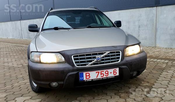 Pelēks Volvo XC70 2004 Rīga, ar dzinēja tilpumu 2.40 L un nobraukumu 345 tūkst. km par 3790 €, foto 8 vietnē AUTOMOTO.COM.LV