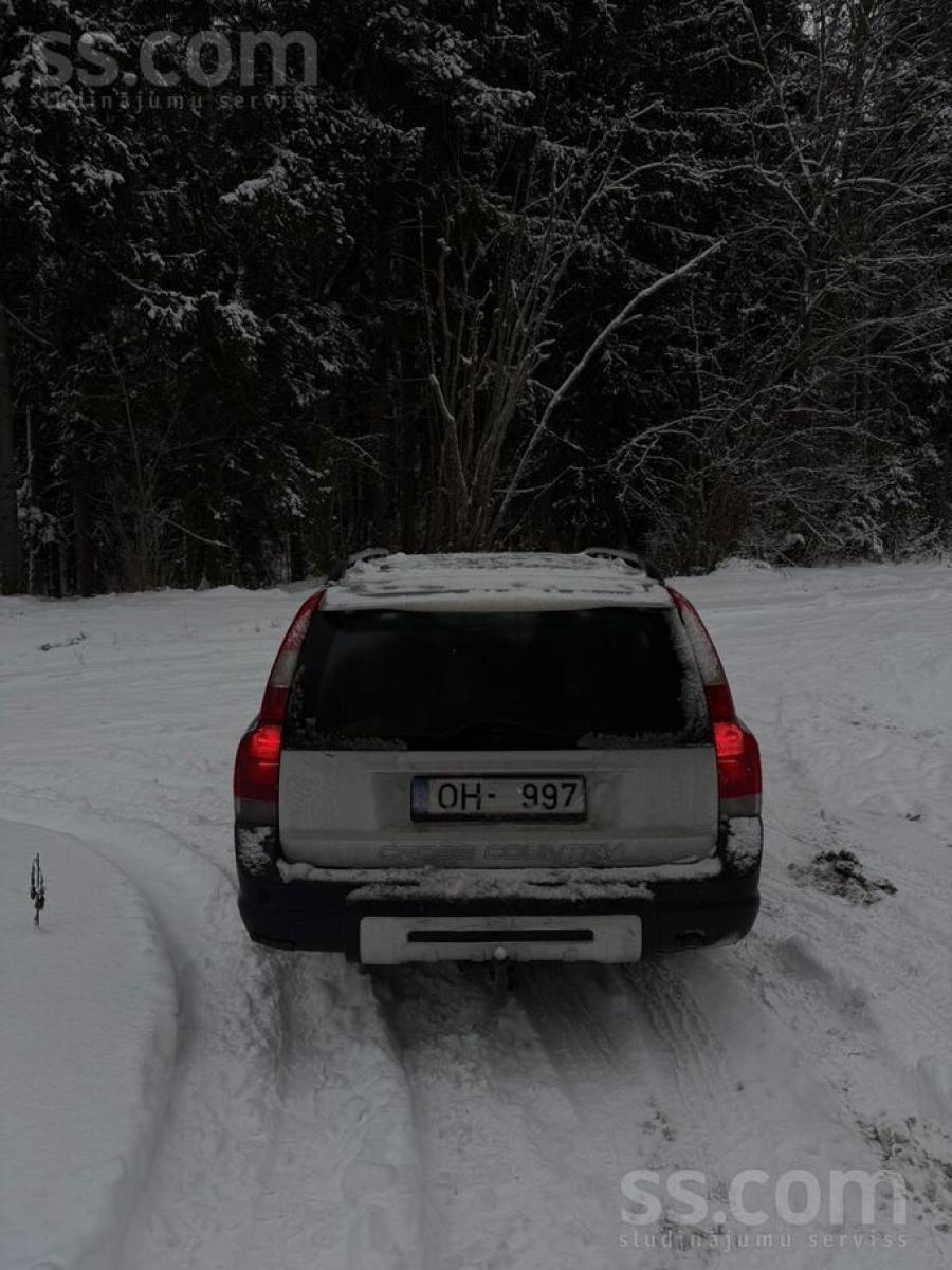 Серый Вольво ХС70 2004 в Резекне, объемом двигателя 2.40 л и пробегом 276 тыс. км за 3200 €, фото 7 на AUTOMOTO.COM.LV