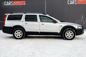 Grey Volvo XC70 2004 in Riga, with an engine capacity of 2.40 L and mileage of 420 thousand km for 3490 €, photo 3 on AUTOMOTO.COM.LV