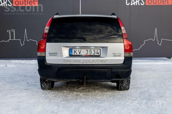 Pelēks Volvo XC70 2004 Rīga, ar dzinēja tilpumu 2.40 L un nobraukumu 420 tūkst. km par 3490 €, foto 7 vietnē AUTOMOTO.COM.LV