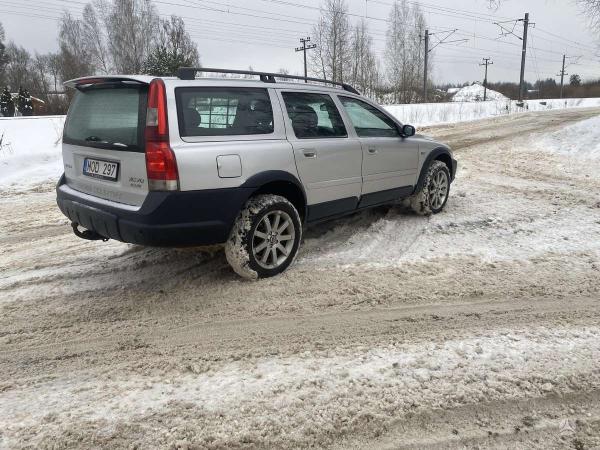 Pelēks Volvo XC70 2004 Viļņa, ar dzinēja tilpumu 2.40 L un nobraukumu 550 tūkst. km par 2500 €, foto 2 vietnē AUTOMOTO.COM.LV