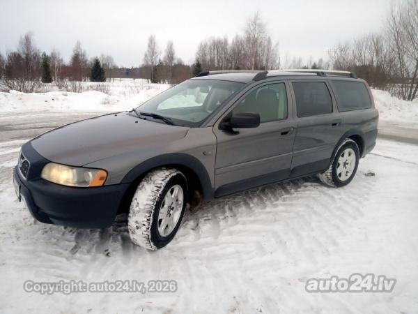 Pelēks Volvo XC70 2004 Rapla, ar dzinēja tilpumu 2.40 L un nobraukumu 385 tūkst. km par 3500 €, foto 1 vietnē AUTOMOTO.COM.LV
