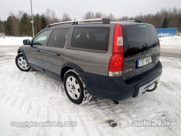 Pelēks Volvo XC70 2004 Rapla, ar dzinēja tilpumu 2.40 L un nobraukumu 385 tūkst. km par 3500 €, foto 5 vietnē AUTOMOTO.COM.LV
