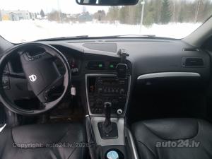 Pelēks Volvo XC70 2004 Rapla, ar dzinēja tilpumu 2.40 L un nobraukumu 385 tūkst. km par 3500 €, foto 8 vietnē AUTOMOTO.COM.LV