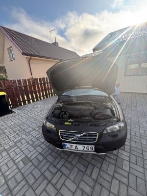 Grey Volvo XC70 2004 in Plunge, with an engine capacity of 2.40 L and mileage of 347 thousand km for 2500 €, photo 15 on AUTOMOTO.COM.LV