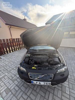Grey Volvo XC70 2004 in Plunge, with an engine capacity of 2.40 L and mileage of 347 thousand km for 2500 €, photo 16 on AUTOMOTO.COM.LV