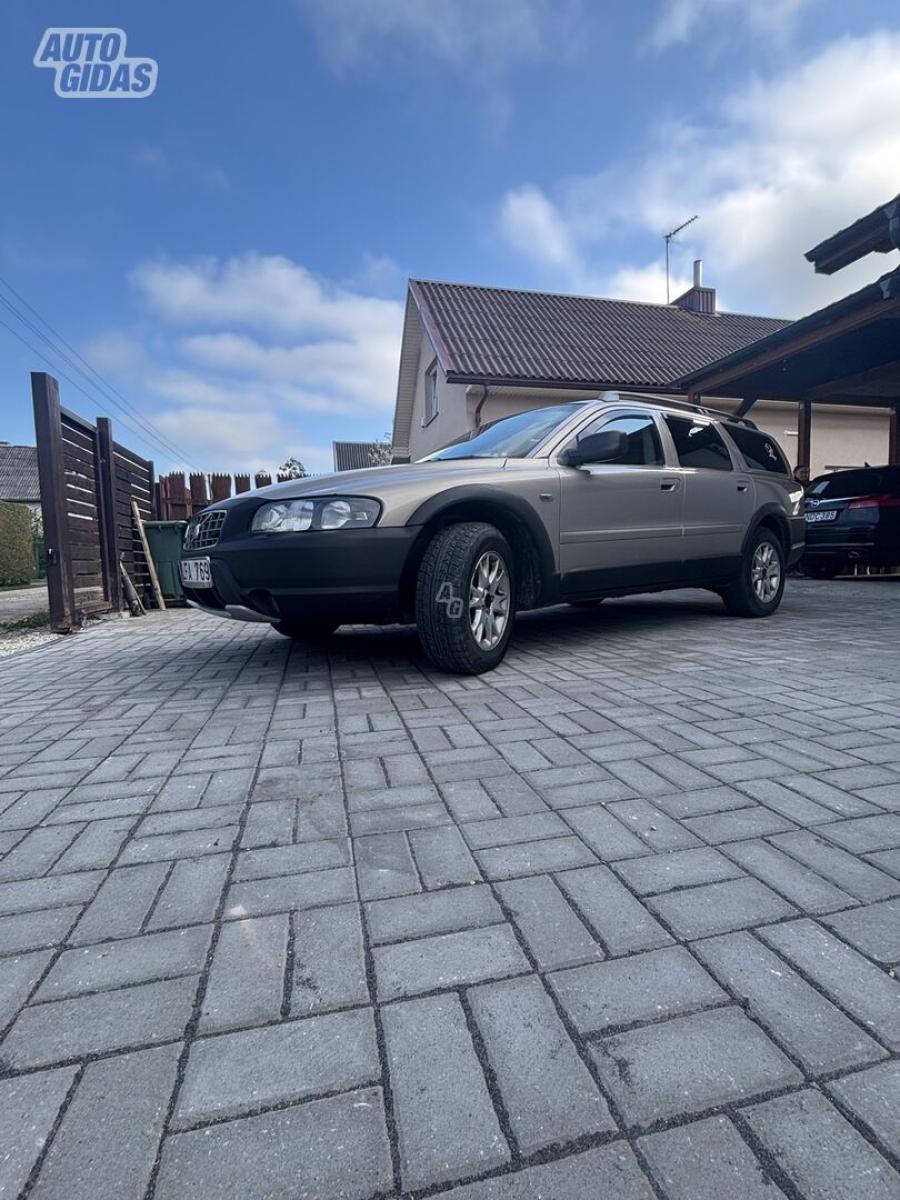 Grey Volvo XC70 2004 in Plunge, with an engine capacity of 2.40 L and mileage of 347 thousand km for 2500 €, photo 22 on AUTOMOTO.COM.LV