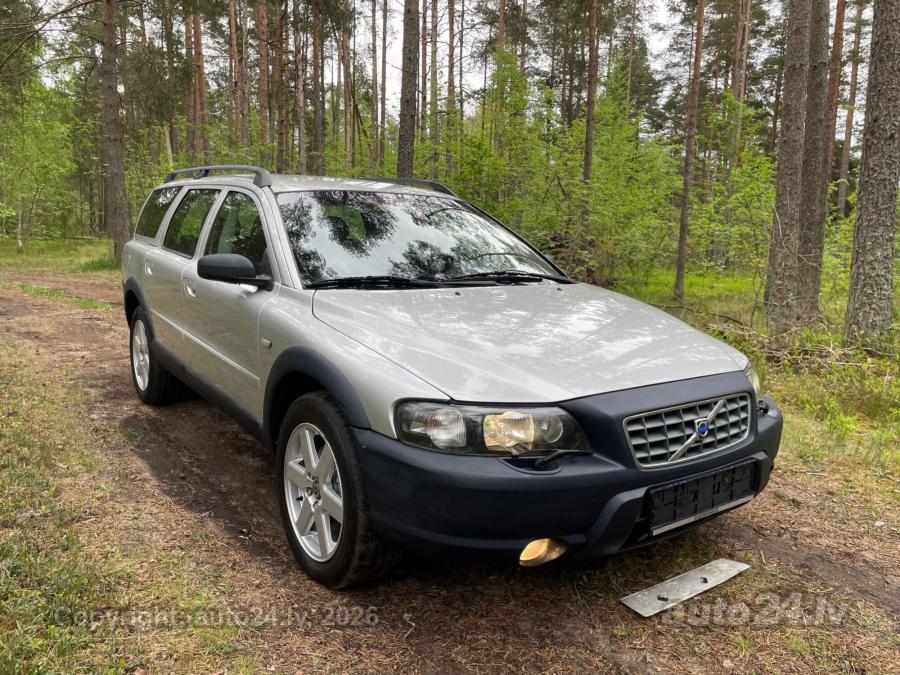 Серый Вольво ХС70 2004 в Таллин, объемом двигателя 2.40 л и пробегом 240 тыс. км за 4999 €, фото 1 на AUTOMOTO.COM.LV