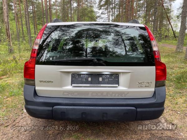 Pelēks Volvo XC70 2004 Tallina, ar dzinēja tilpumu 2.40 L un nobraukumu 240 tūkst. km par 4999 €, foto 8 vietnē AUTOMOTO.COM.LV