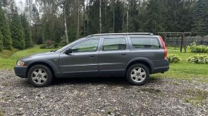 Grey Volvo XC70 2004 in Riga, with an engine capacity of 2.40 L and mileage of 377 thousand km for 3750 €, photo  on AUTOMOTO.COM.LV
