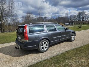 Pelēks Volvo XC70 2004 Ogre, ar dzinēja tilpumu 2.40 L un nobraukumu 354 tūkst. km par 1800 €, foto 7 vietnē AUTOMOTO.COM.LV