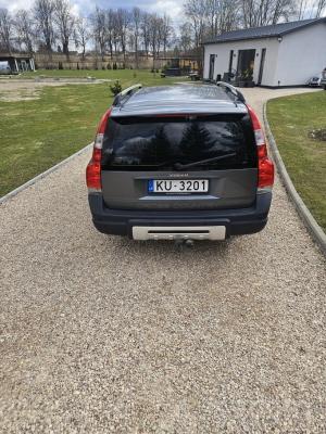Pelēks Volvo XC70 2004 Ogre, ar dzinēja tilpumu 2.40 L un nobraukumu 354 tūkst. km par 1800 €, foto 9 vietnē AUTOMOTO.COM.LV